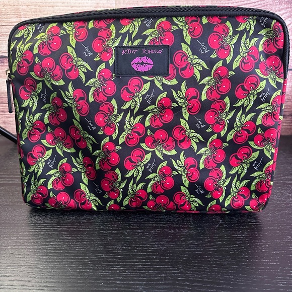 Betsey Johnson | Bags | Betsey Johnson Red Cherry Print Laptop Case ...